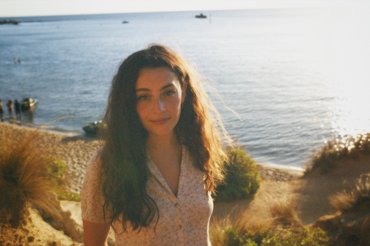 Eleni Drake - 'Strawberry Moon' - The Daily Music Report