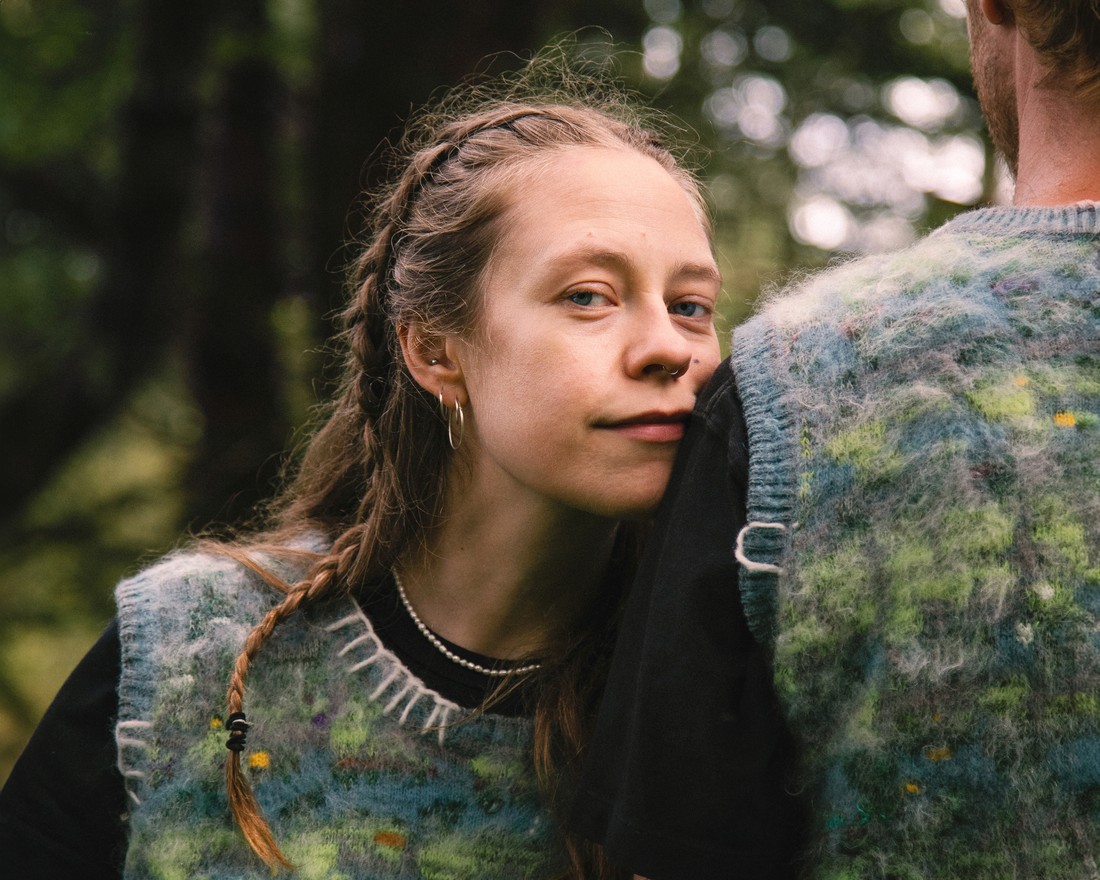 Anna B Savage - 'Agnes' - The Daily Music Report